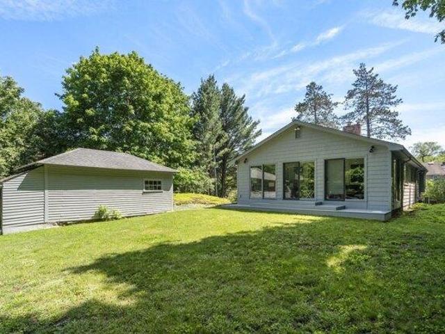 house with 3 bedroom, Weston MA ES105557584