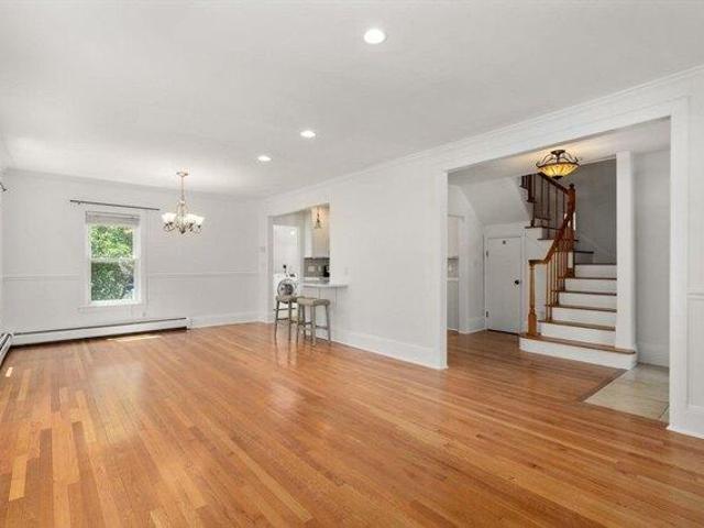 house with 3 bedroom, Weston MA ES105239705