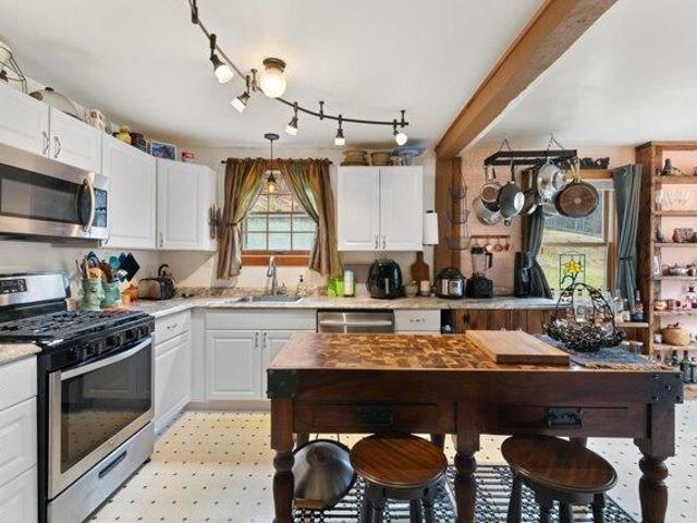 house with 3 bedroom, Westminster VT ES104330296