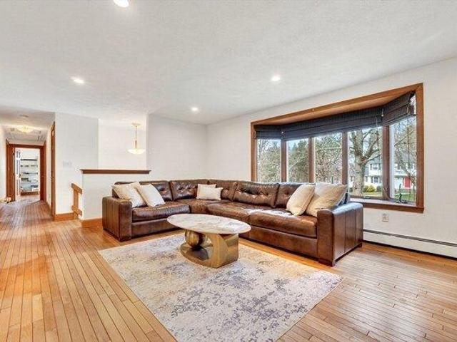 house with 3 bedroom, Westwood MA ES103017084