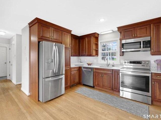 house with 3 bedroom, Wethersfield CT DS101999545