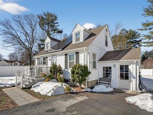 house with 3 bedroom, Weymouth MA DLS102410391