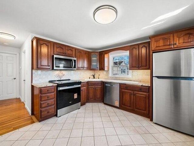 house with 3 bedroom, Weymouth MA DLS102280308