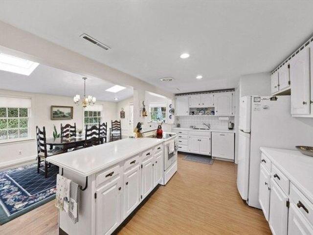 house with 3 bedroom, Weymouth MA DLS103037456