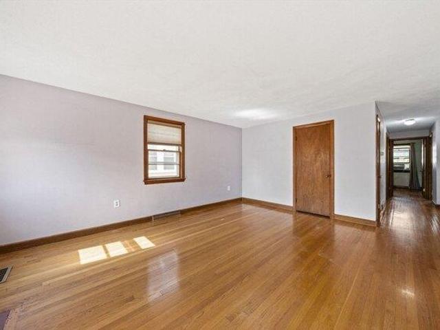 house with 3 bedroom, Weymouth MA DS104077808