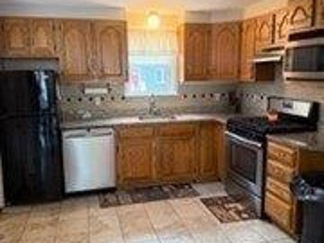 house with 3 bedroom, Weymouth MA ES103034082