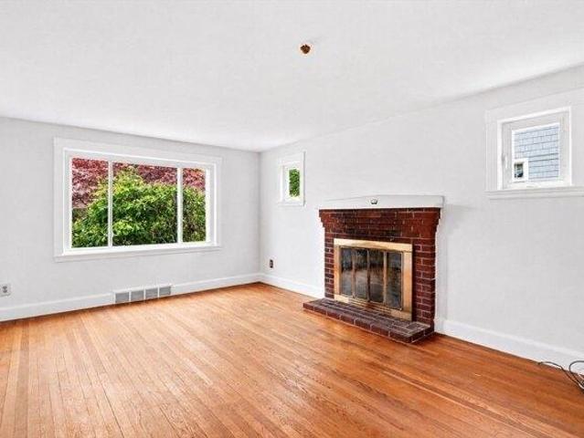 house with 3 bedroom, Weymouth MA ES103162107