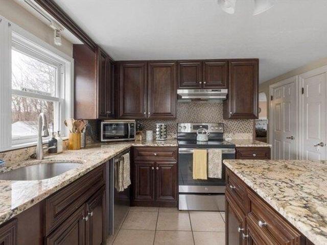 house with 3 bedroom, Weymouth MA ES103928367