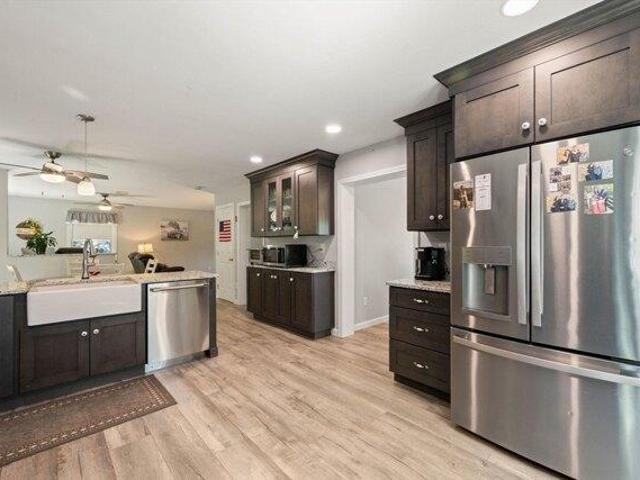 house with 3 bedroom, Weymouth MA ES104373650