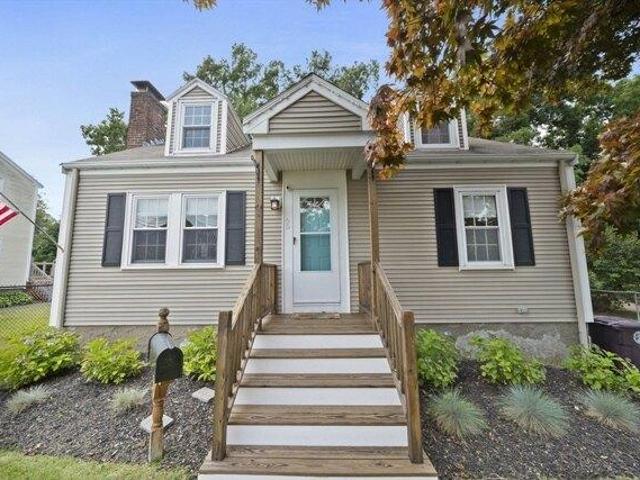 house with 3 bedroom, Weymouth MA ES104792257