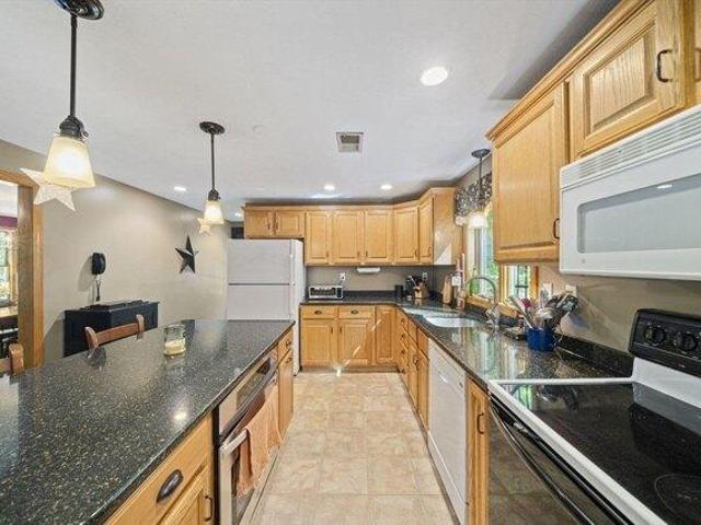 house with 3 bedroom, Weymouth MA ES105189814