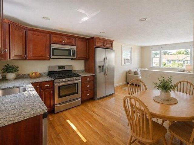 house with 3 bedroom, Weymouth MA ES105230515