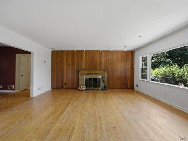 house with 3 bedroom, White Plains NY ES105206687