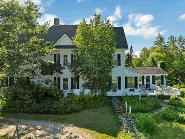 house with 3 bedroom, Whitefield NH ES105206349