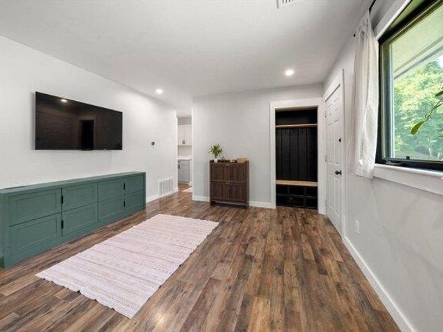 house with 3 bedroom, Whitman MA DS104297817