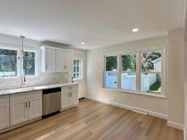 house with 3 bedroom, Whitman MA ES104809305