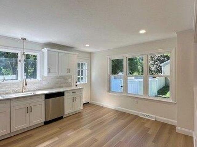 house with 3 bedroom, Whitman MA ES103185066