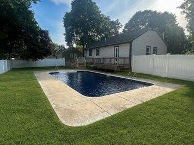 house with 3 bedroom, Whitman MA ES103441811