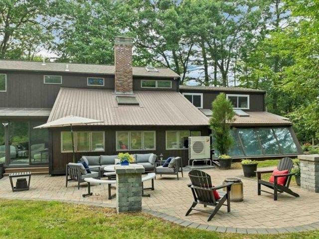 house with 3 bedroom, Windham NH DS104410553