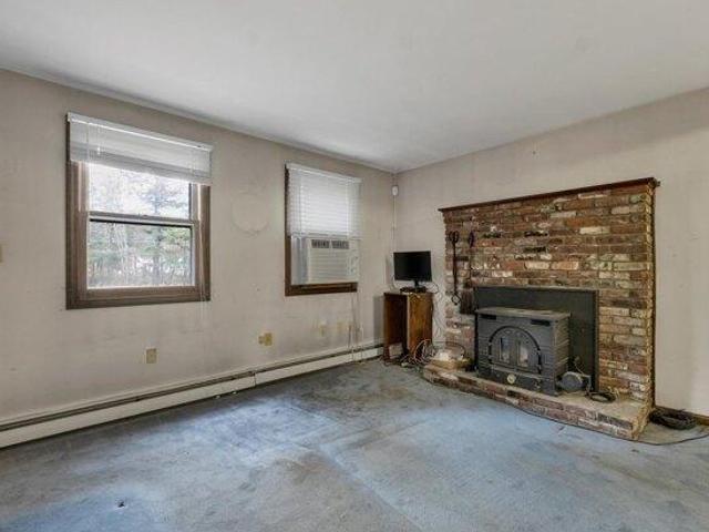 house with 3 bedroom, Windham NH ES105124213