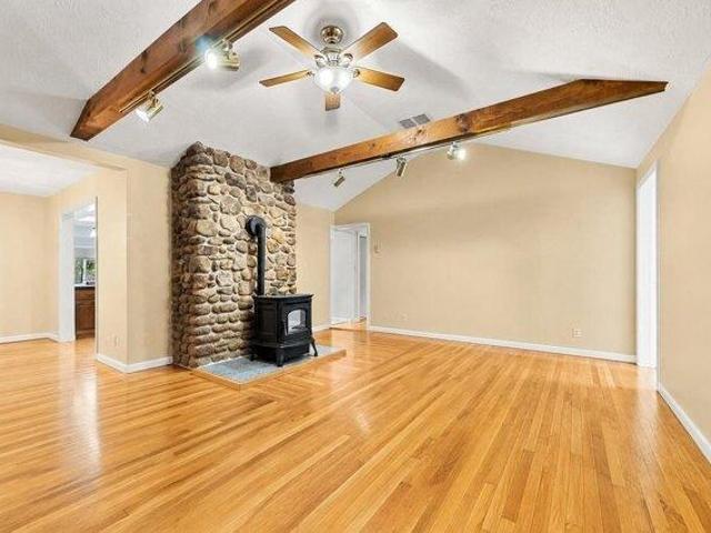 house with 3 bedroom, Windham NH ES105175253