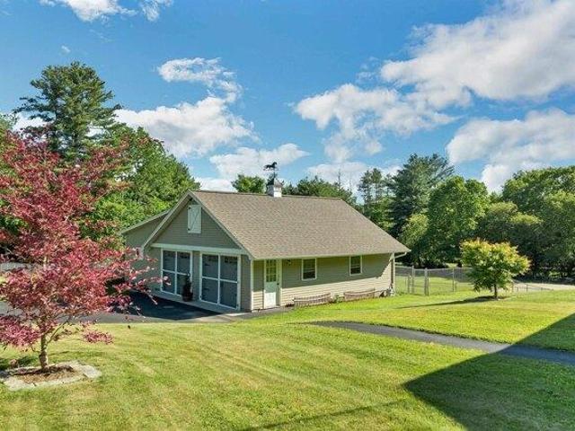 house with 3 bedroom, Windham NH ES103438059
