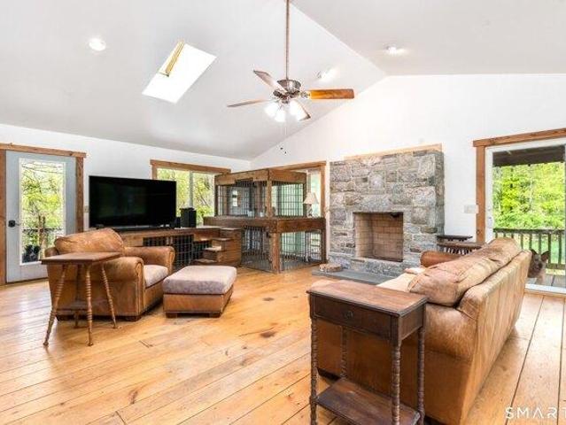 house with 3 bedroom, Windham CT DLS102156148