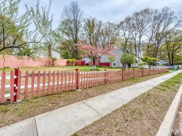 house with 3 bedroom, Windham CT DLS102343299