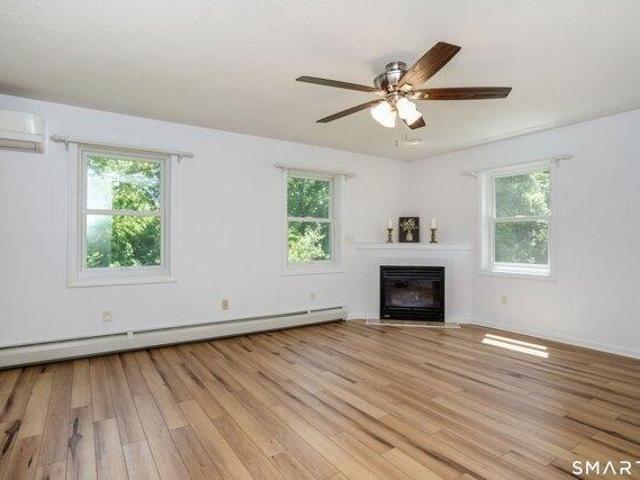 house with 3 bedroom, Windsor CT DS104115156