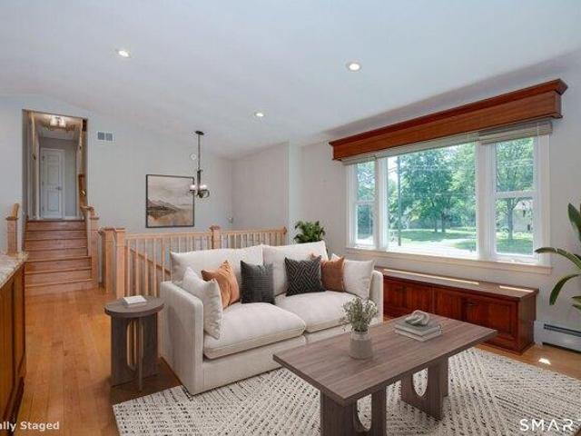 house with 3 bedroom, Windsor CT ES105112958