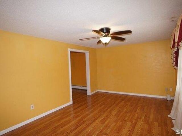 house with 3 bedroom, Windsor CT ES103499341