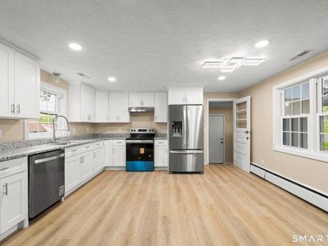 house with 3 bedroom, Windsor Locks CT ES103070164