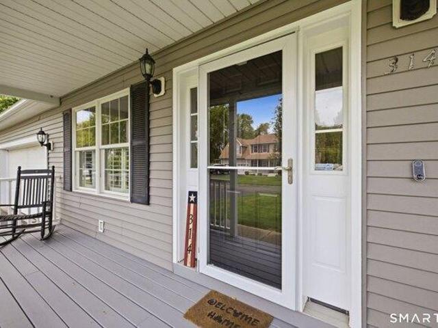 house with 3 bedroom, Windsor Locks CT ES103604452