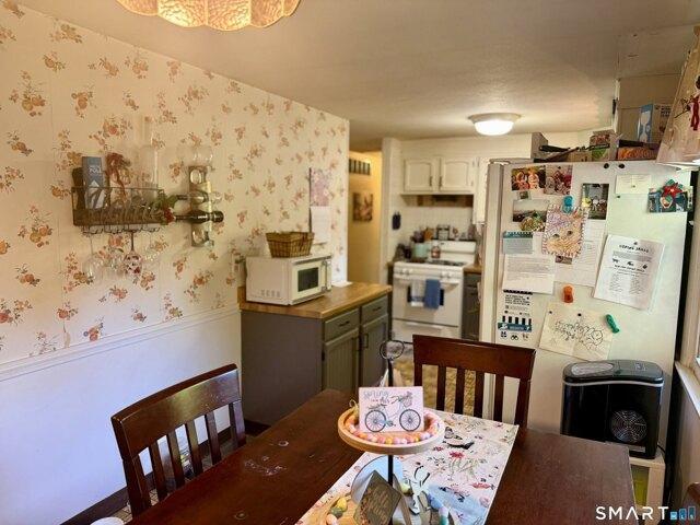 house with 3 bedroom, Windsor Locks CT ES103619456
