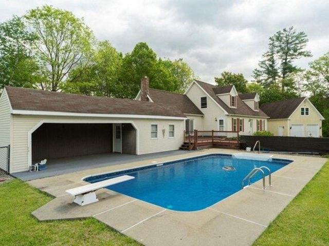 house with 3 bedroom, Windsor VT ES104295526