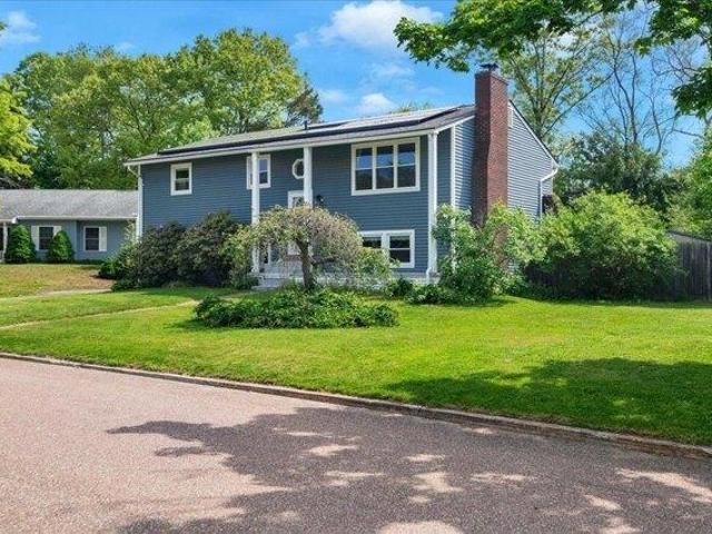 house with 3 bedroom, Winooski VT DS102799110