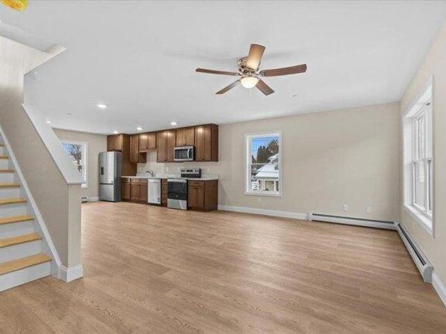 house with 3 bedroom, Winooski VT ES104946852