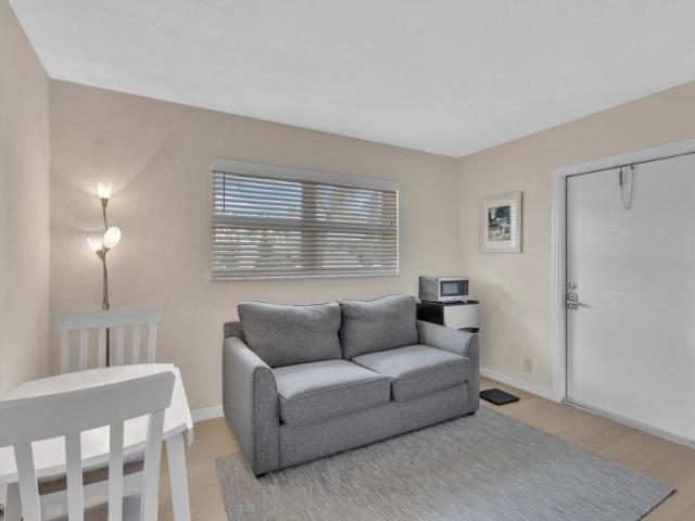 house with 3 bedroom, Wilton Manors FL DS91677682