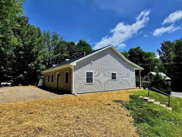 house with 3 bedroom, Wilton ME ES104376965