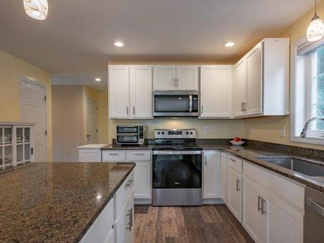 house with 3 bedroom, Wilton NH ES105158670