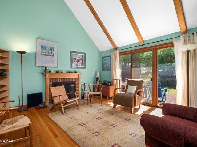 house with 3 bedroom, Williamstown MA ES103709892