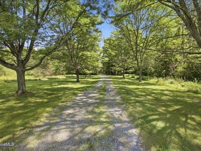 house with 3 bedroom, Williamstown MA ES105694625