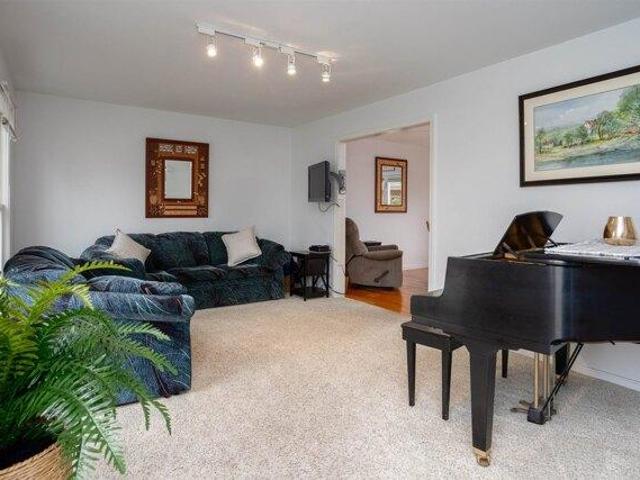 house with 3 bedroom, Williston VT DS102064405
