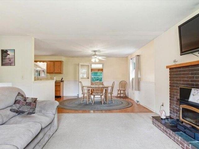 house with 3 bedroom, Williston VT ES105123713