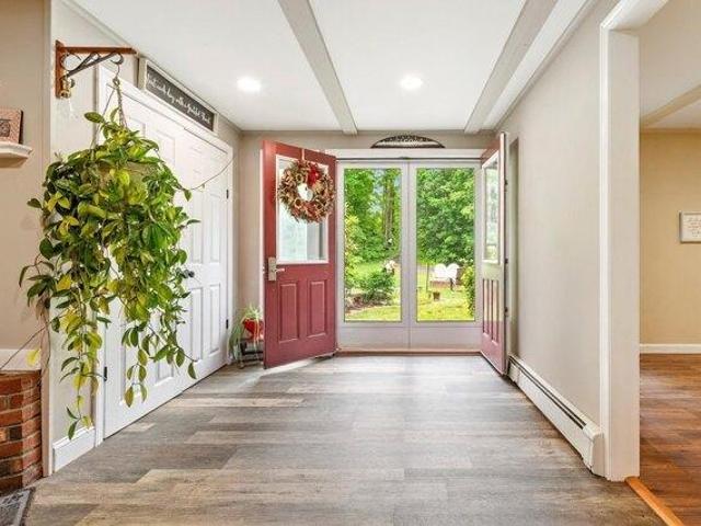 house with 3 bedroom, Wilmot NH ES104720128