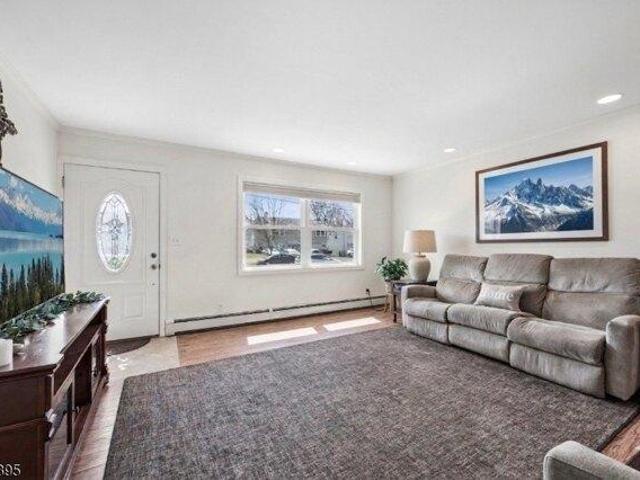 house with 3 bedroom, Woodbridge NJ ES104374481