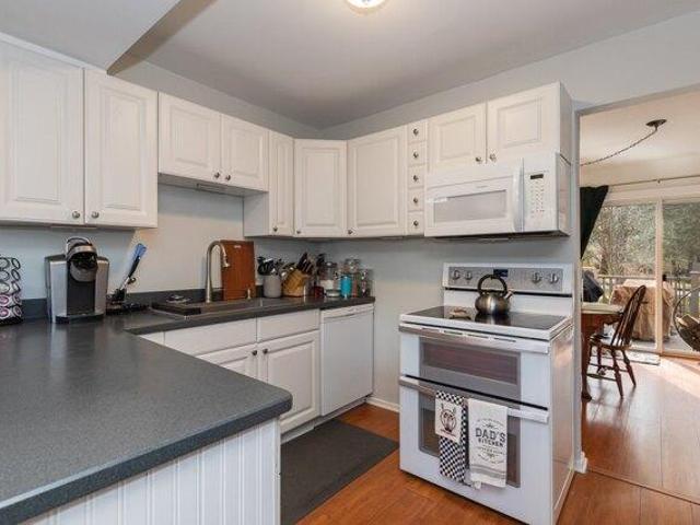 house with 3 bedroom, Woodbury CT DLS102279290