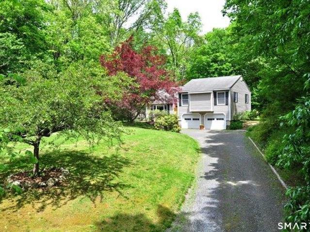 house with 3 bedroom, Woodbury CT ES104152425