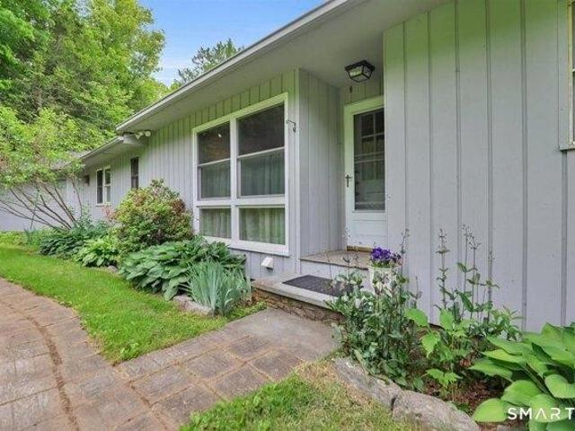 house with 3 bedroom, Woodbury CT ES104834151