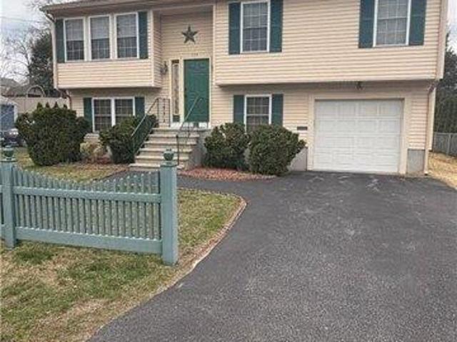 house with 3 bedroom, Woonsocket RI DLS101747512